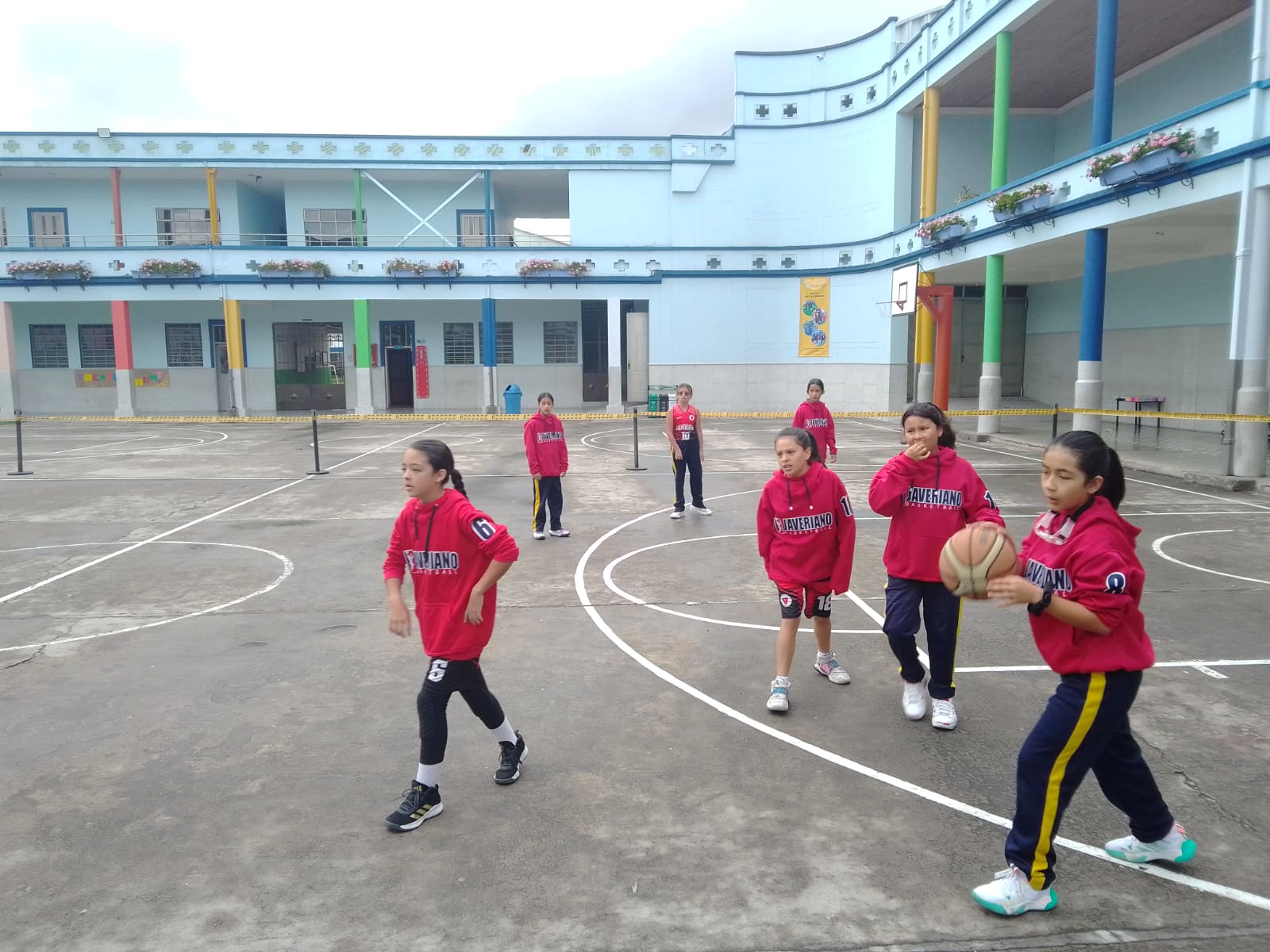 Equipo Femenino de baloncesto en Copa Champagnat – Colegio San ...